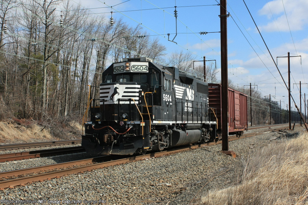 NS 5604 and train H6G